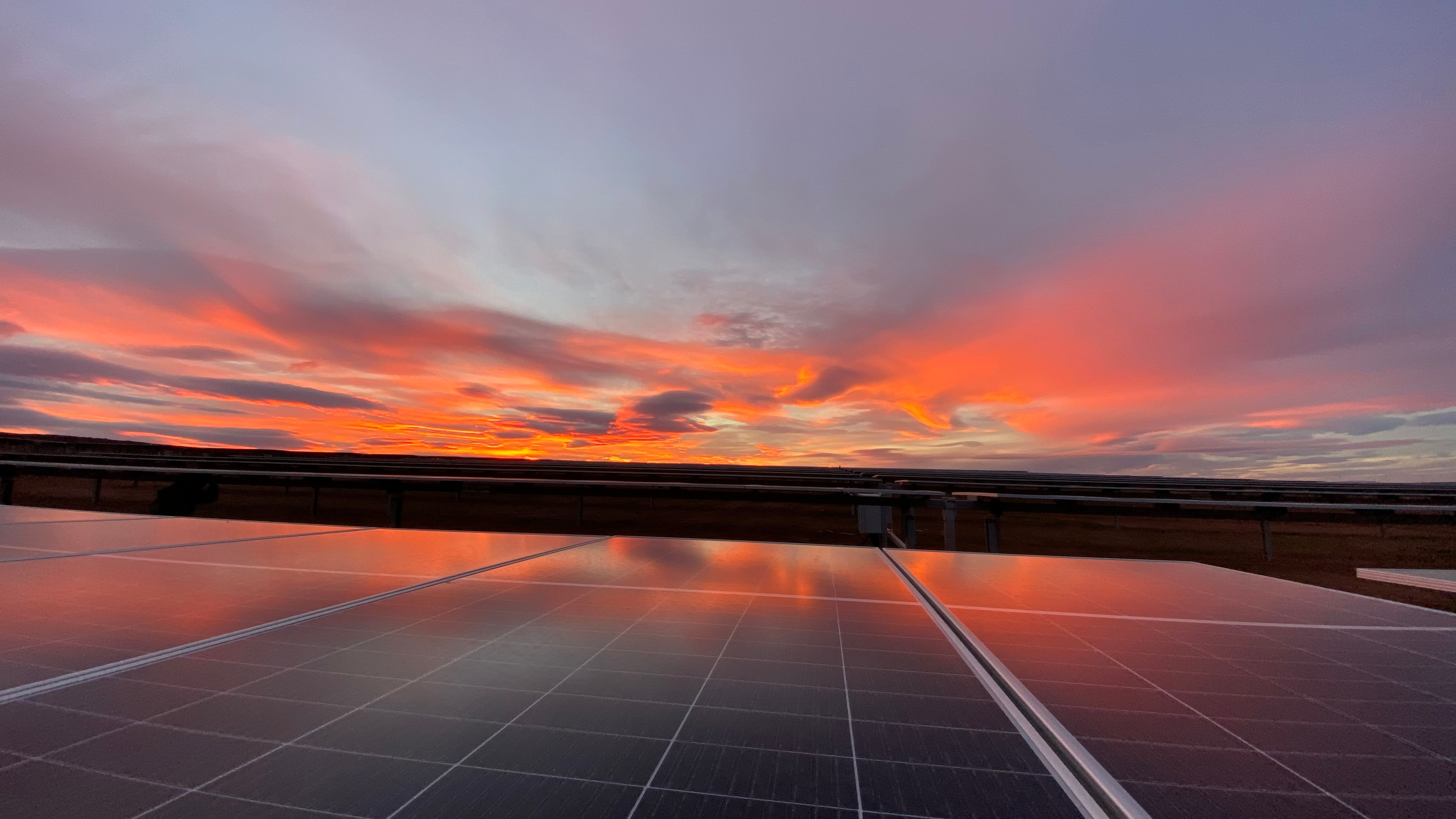 - Construccion y Mantenimiento de Plantas Fotovoltaicas